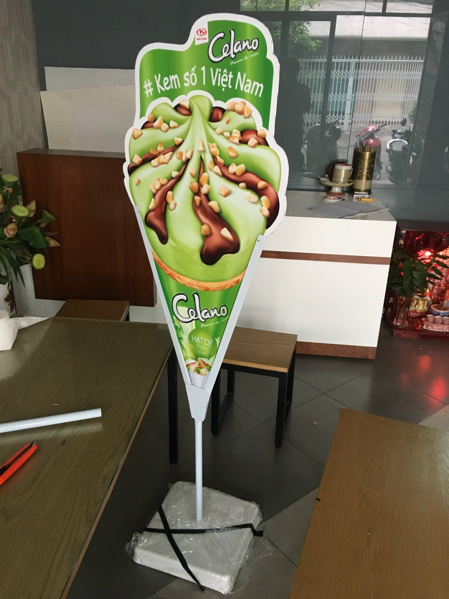Standee – Thi công quảng cáo
